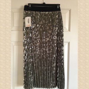 LuLaRoe | Skirts | Nwt Elegant Lularoe 2xl Jill Sagesilver Arrows ...